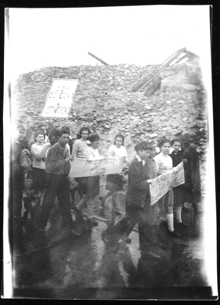 Remembering the Warsaw Ghetto Uprising | Museum of Jewish Heritage